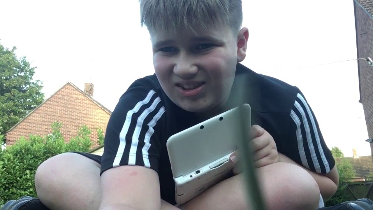 Super mario maker 3DS in real life part 1 - YouTube