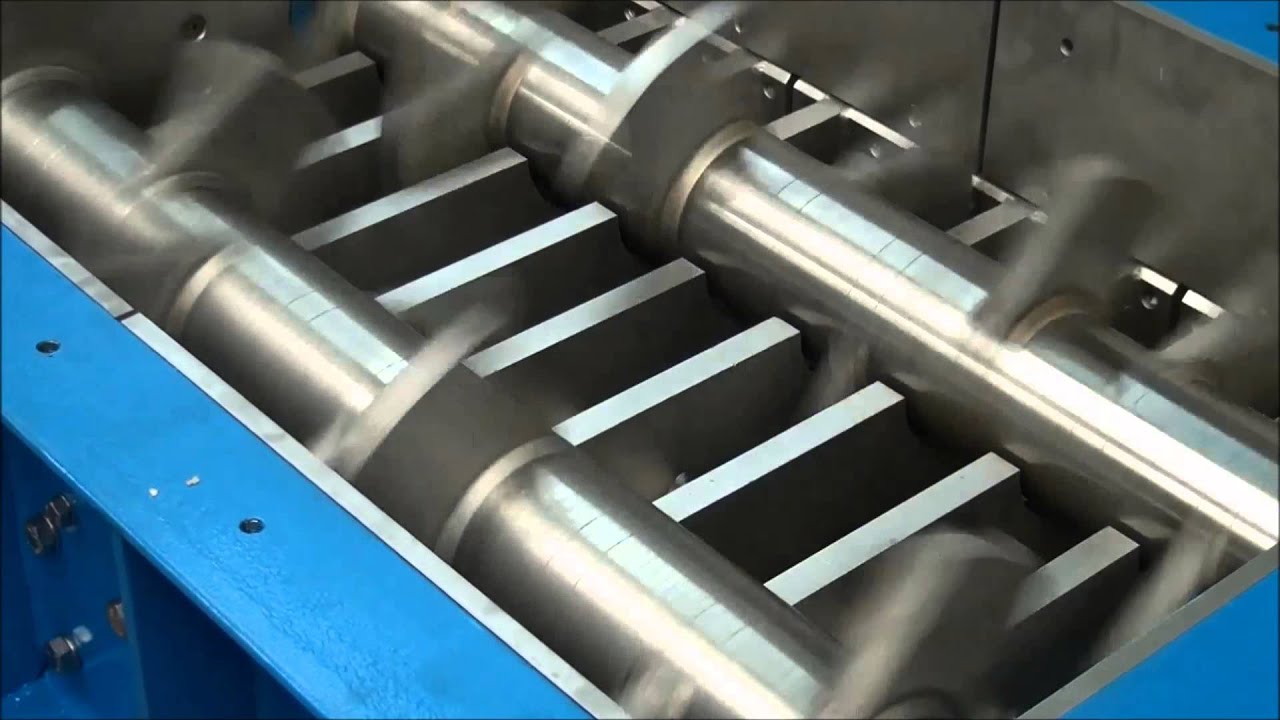 Delumper Crusher / Lump Breaker - YouTube