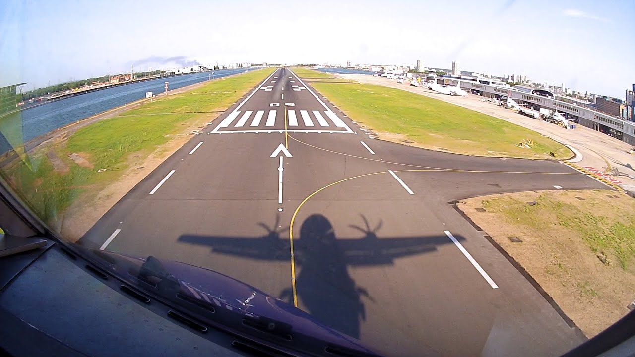 ATR 42 London City Airport LCY Approach & Landing, Cockpit View - YouTube