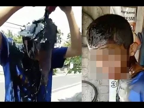 VIRAL ! Bocah Dipaksa Mandi Oli - Fanriza Channel