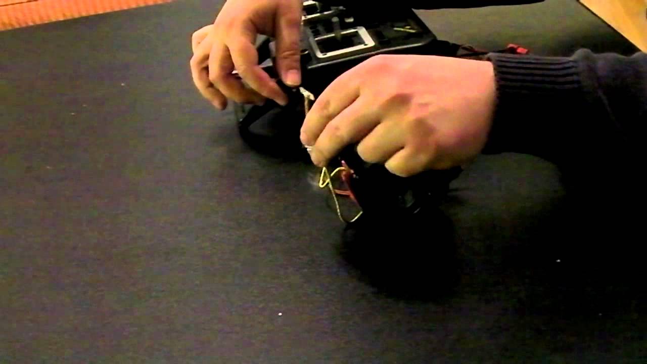 RC electric airplane sound system, gun-cannon sound - YouTube