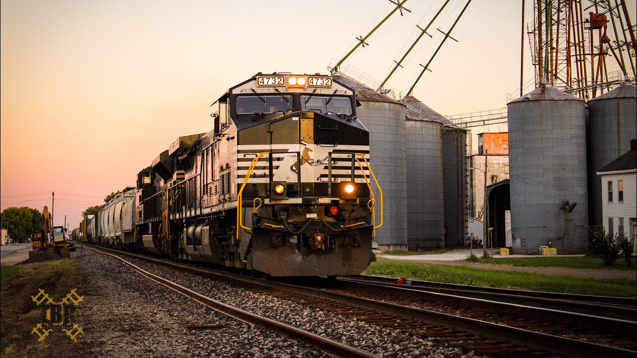 NS Train 111 w/ Friendly Engineer and GORGEOUS P5 Doppler Track Speed Through Montgomery City ...