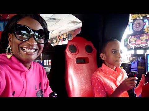VLOG: THE ARCADE! - YouTube