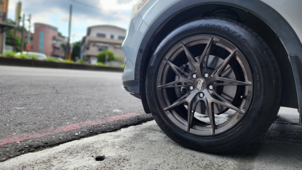 土城輪胎王 FORD KUGA 鍛造製程 CT10 灰透髮絲 18吋鋁圈 - YouTube