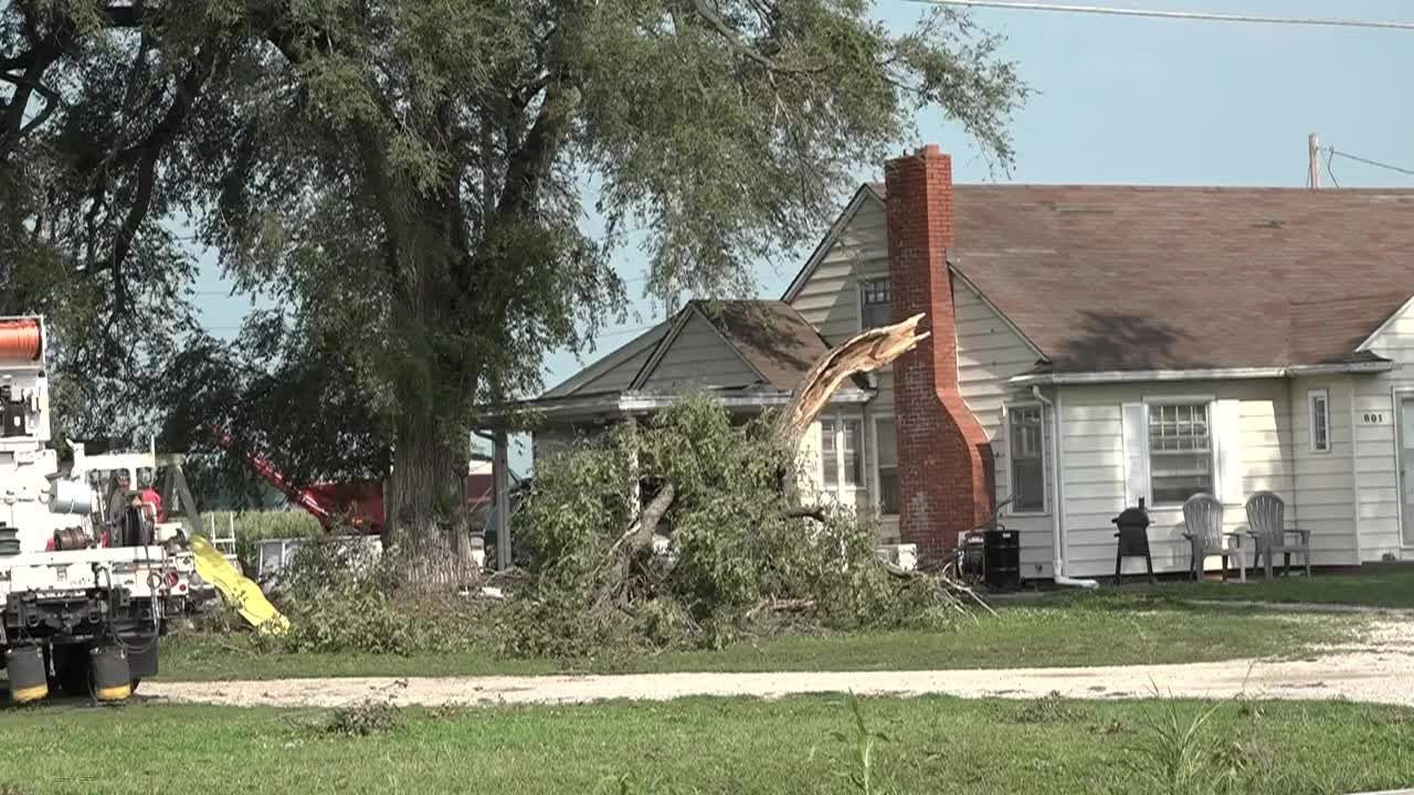 Topeka cleanup continues after powerful storm - YouTube