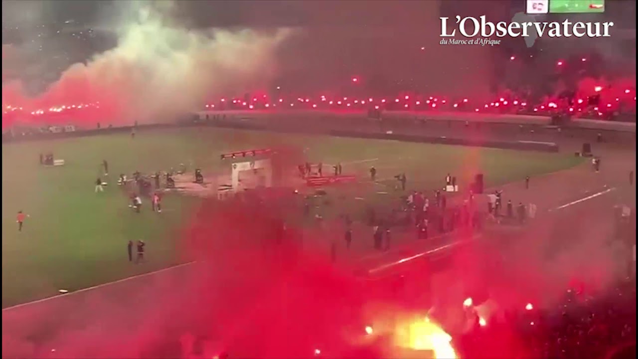Tifo 3D et festival pyrotechnique pour la 20 ème Botola du Wydad - YouTube