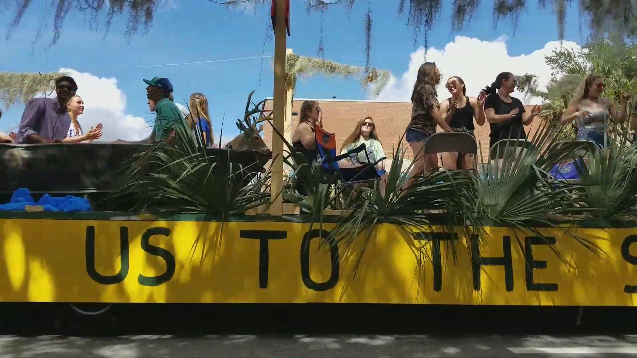 UF Fraternities and Sororities - Country Gators - UF Homecoming Parade ...