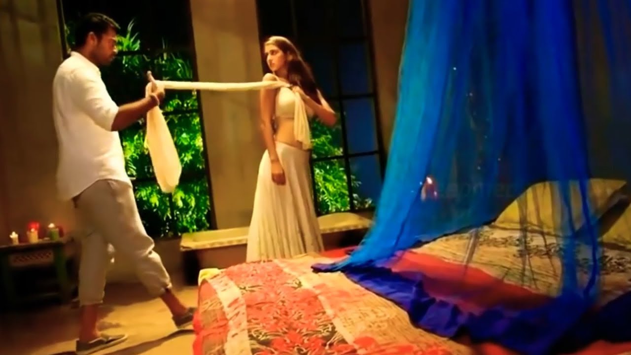 New Romantic Status 😍 Hot WhatsApp Status - YouTube