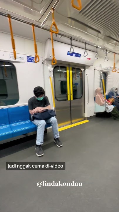 Naik MRT ke Urban Forest Cipete - YouTube