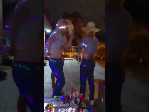 PAGANDO CALCINHA