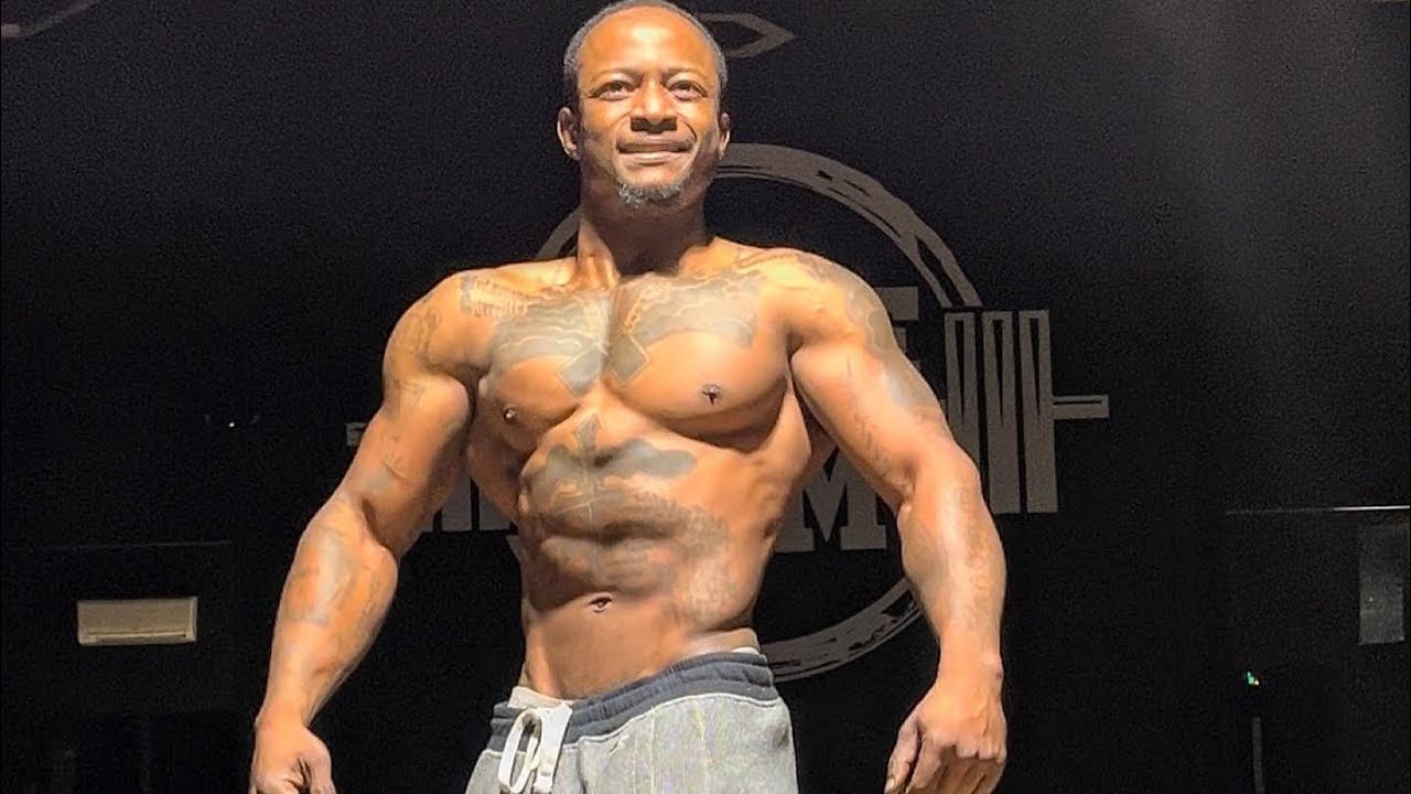 Natural men’s physique bodybuilder starting prep posing. 12 weeks out ...