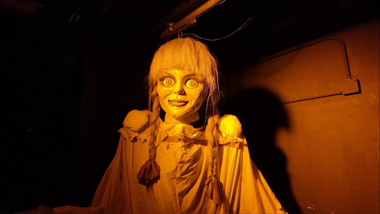 Conjuring Haunted House - Fright Fest - Six Flags Magic Mountain 2025 ...