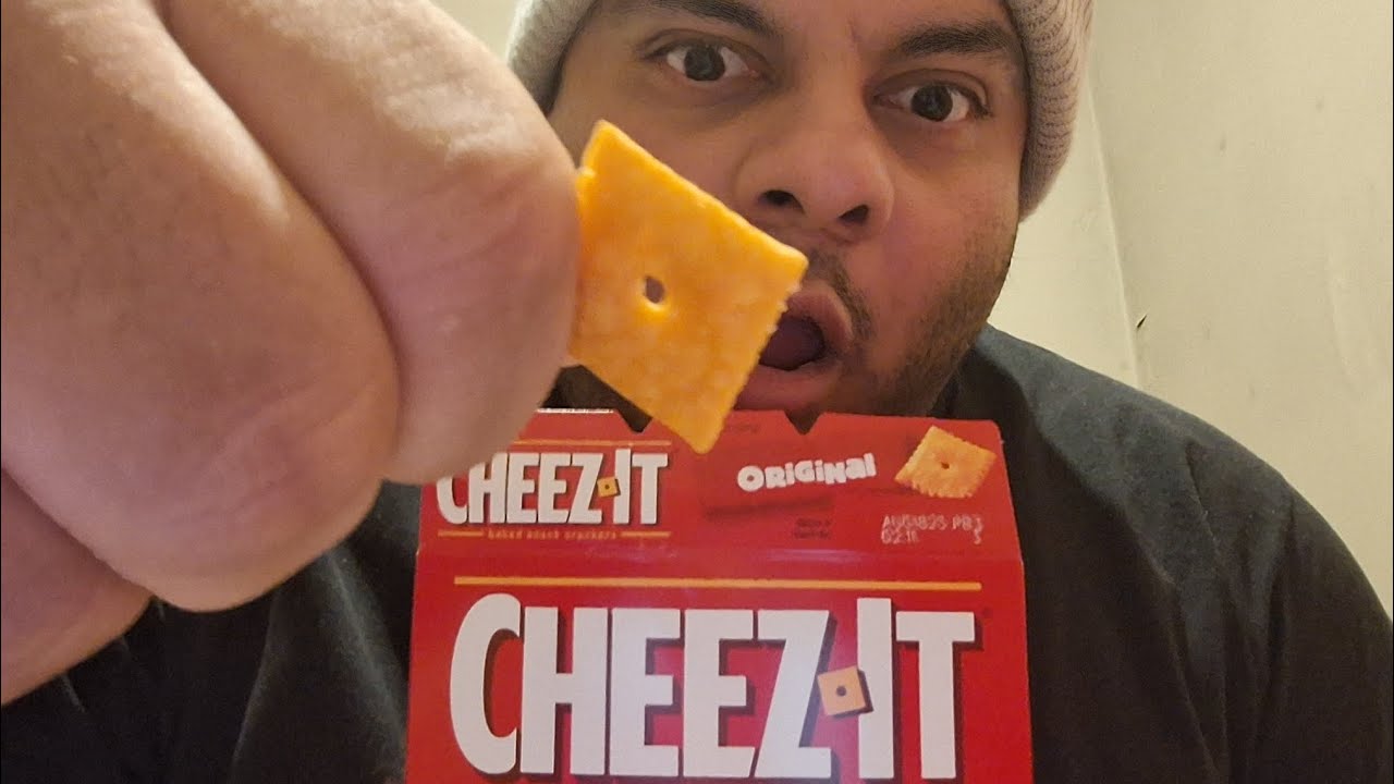 Cheez It Snack Eating - YouTube