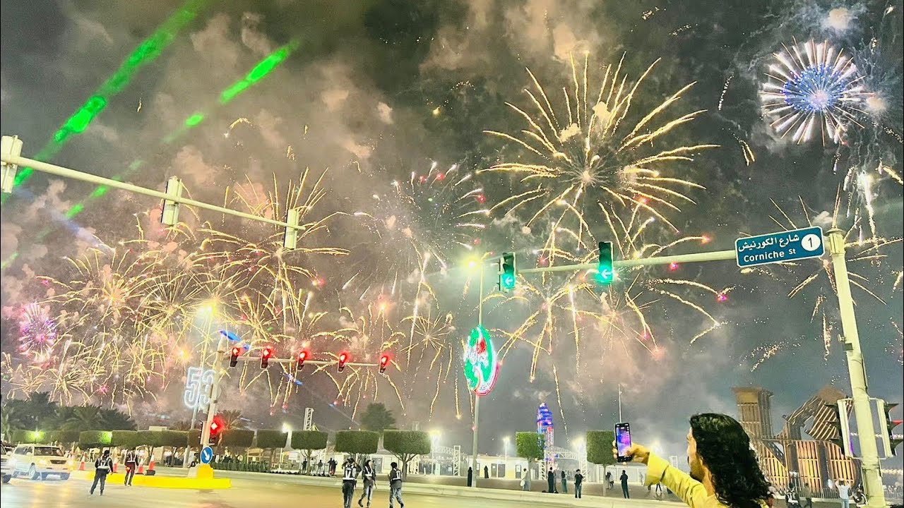 Eid Al Etihad 53|Fireworks at Corniche|Amazing Fireworks|UAE National ...