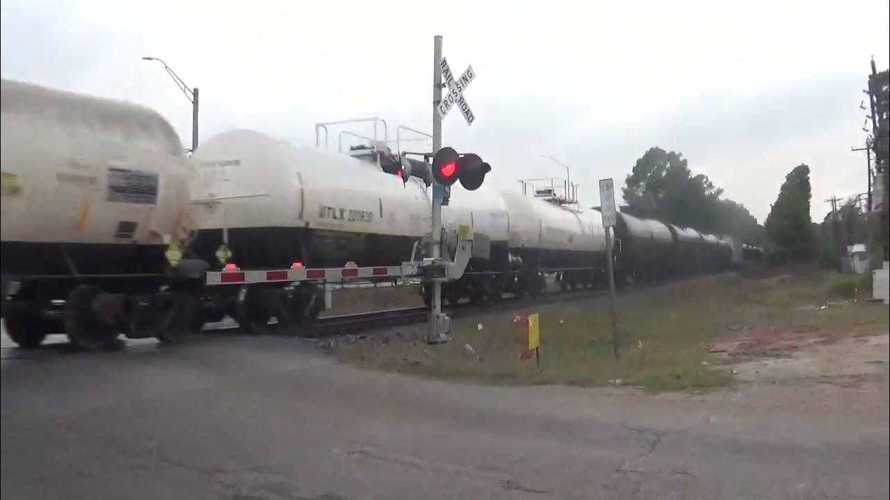 UP 5526 Leads Manifest DPU Mid Magnolia,Tx - YouTube