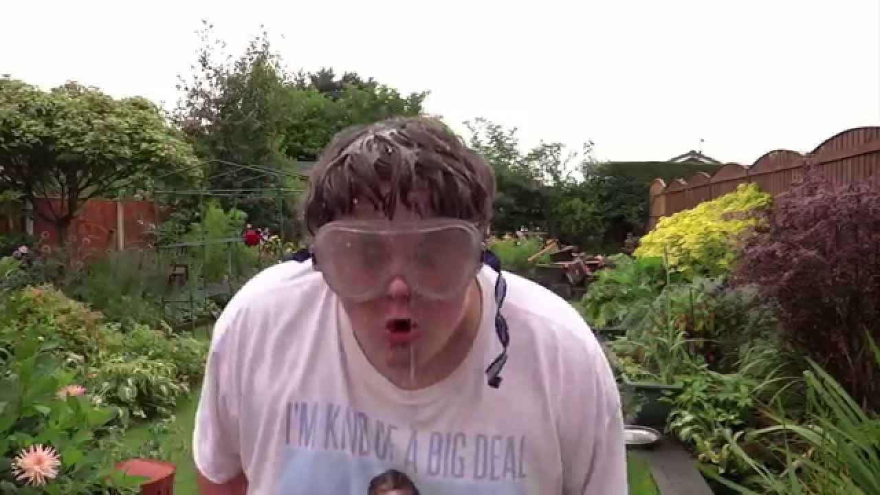 Fat Guy Does ALS Ice Bucket Challenge! - YouTube