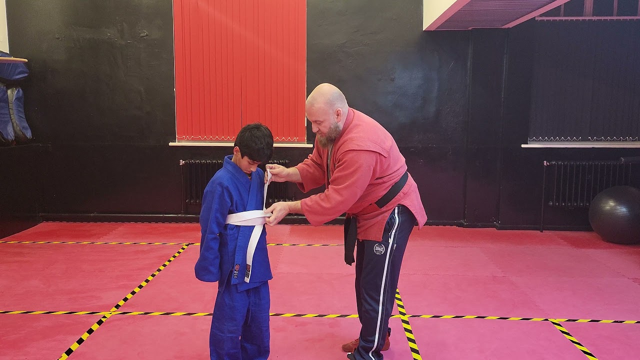 How to tide the belt in any martial arts. COUNTER COMBAT CLUB - YouTube