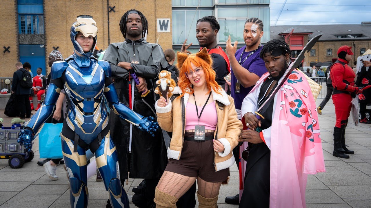 MCM COMIC CON Walkthrough Squirrel Girl and Interviewing Cosplayers ...