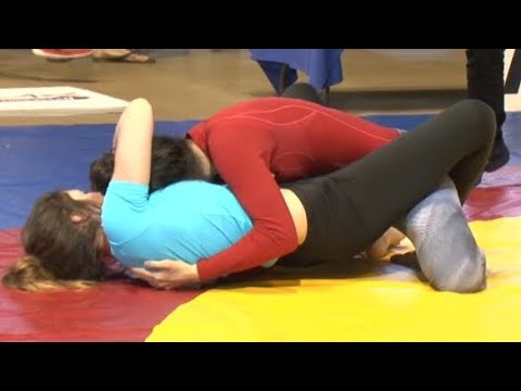 🔥 INTENSE Girl vs Girl Fight 🔥 Crazy Reversals & Insane Skills!