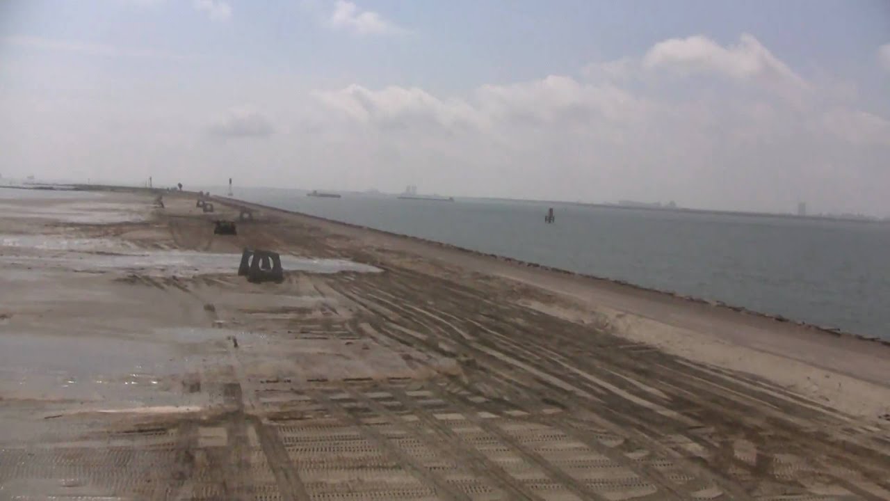 Texas City Dike Construction 4/17/2010 - YouTube