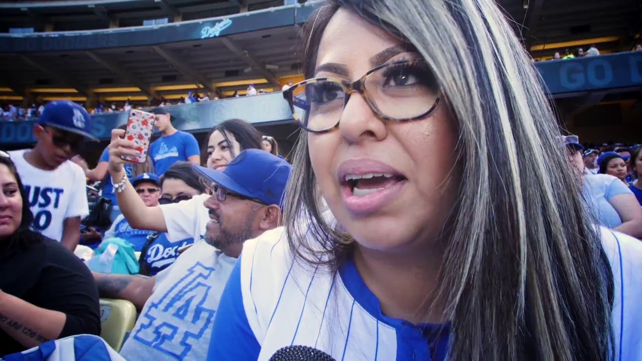 Los Angeles Dodgers Connect Player's Faith With Fans - YouTube