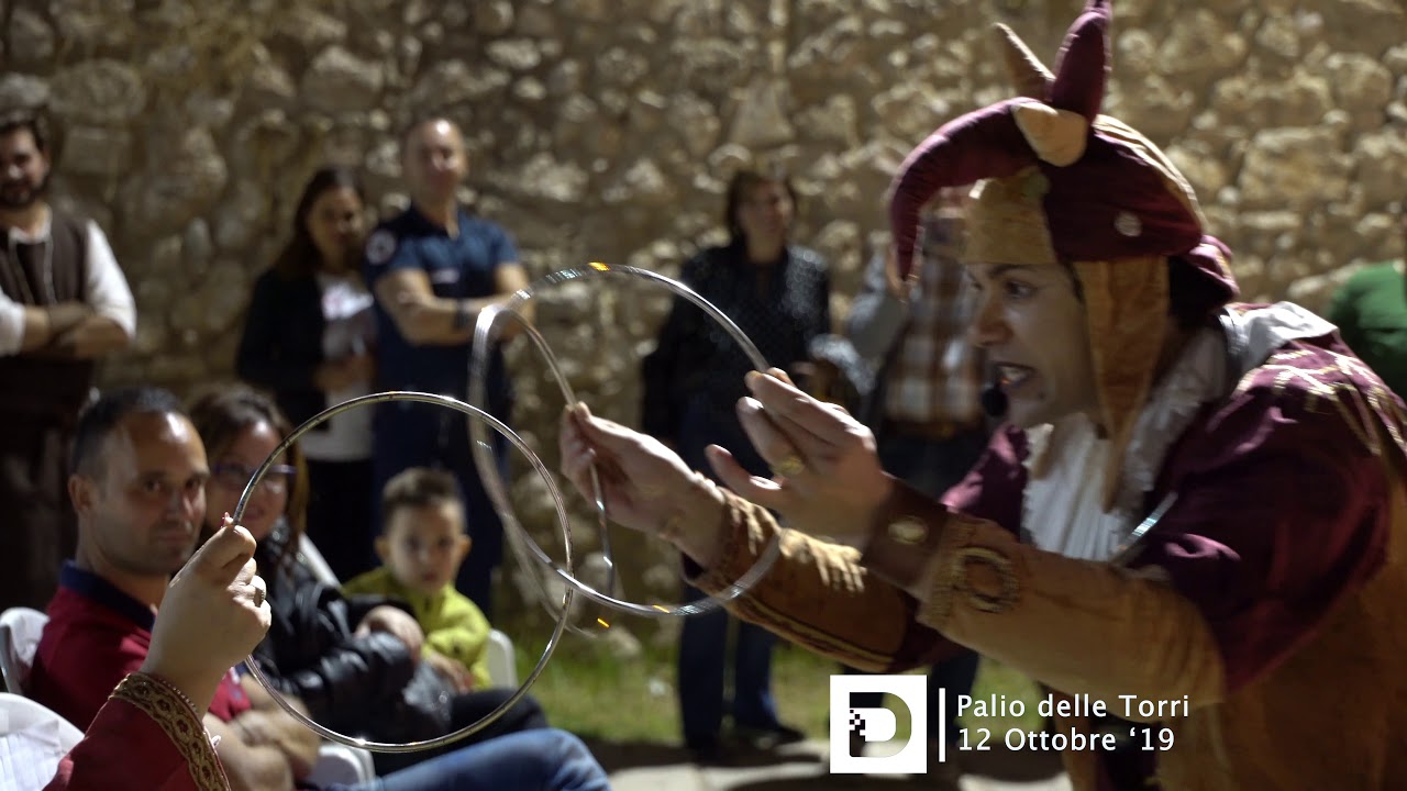 Gli acrobati del Borgo - YouTube