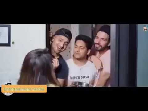 Vabhi ji dudh kilao mujhe😊😊