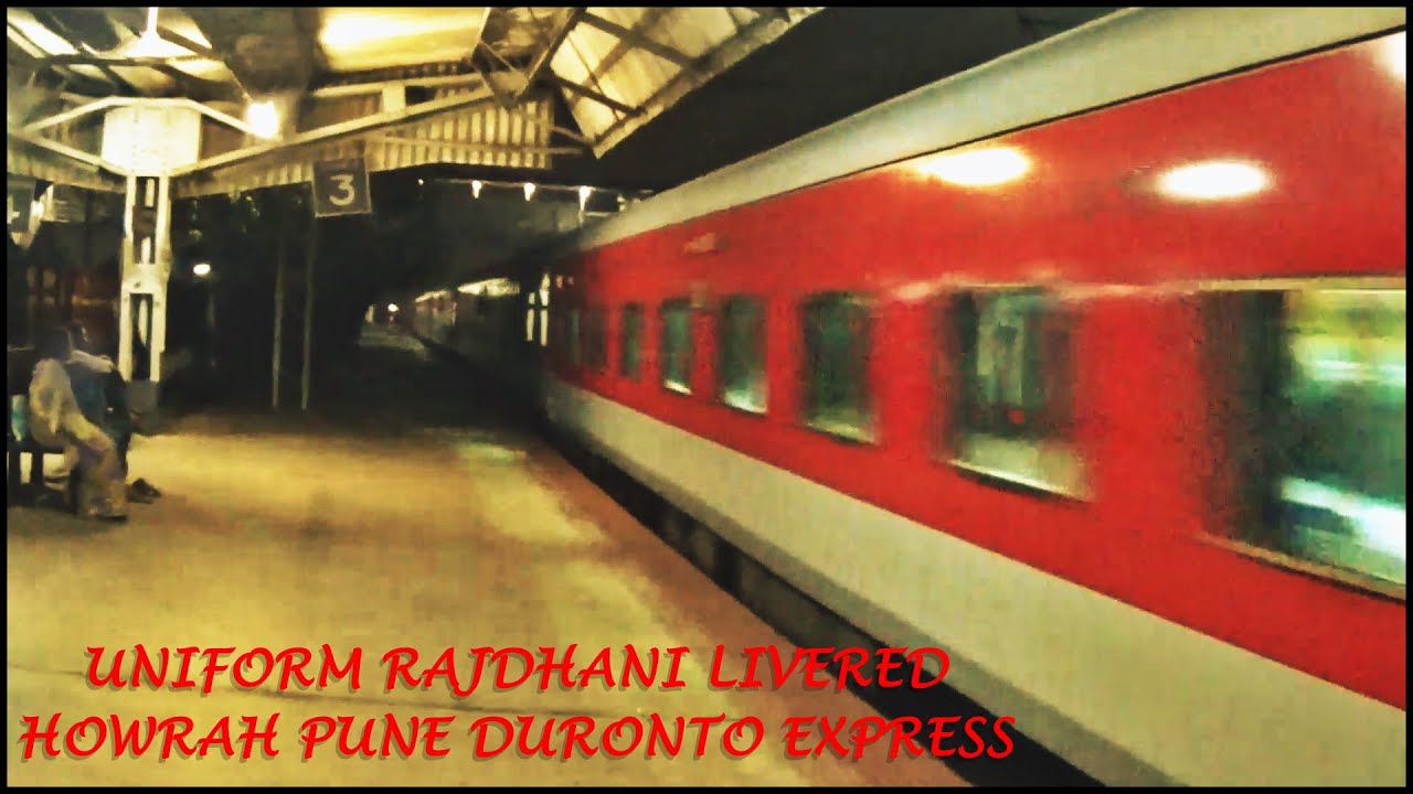 Rarest Capture:Uniform RAJDHANI Livered coaches with amoking PUNE ...