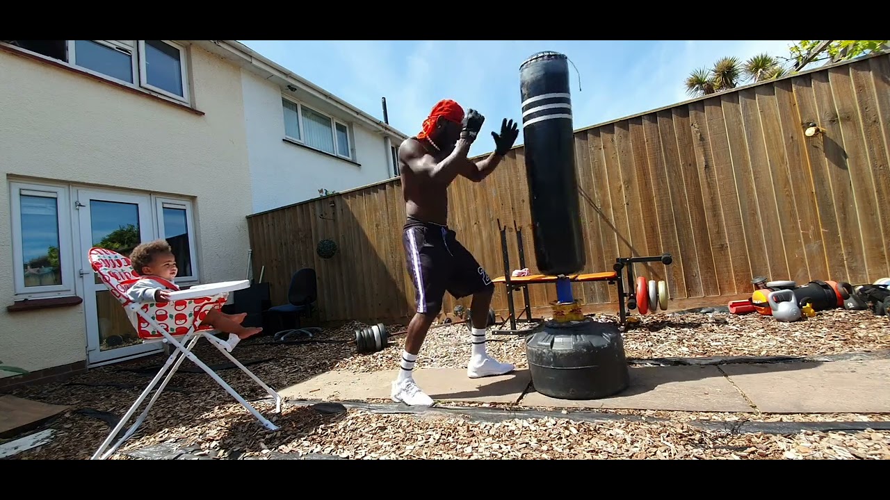 Oneface Mapacha - MUAY THAI BOXING FITNESS AND ACROBATICS TRAINING TIME AT HOME GYM - YouTube