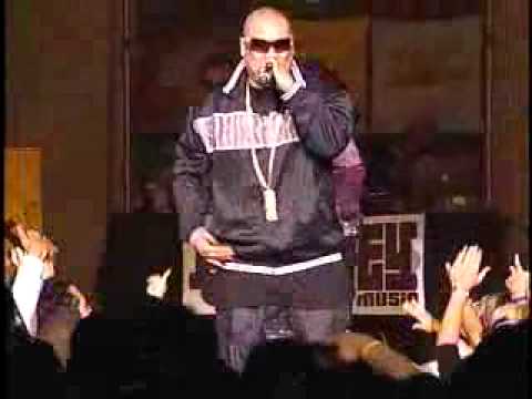 Apl.de.ap Bebot Remix Live Feat. Nump and Roscoe Umali @ MYX LA - YouTube