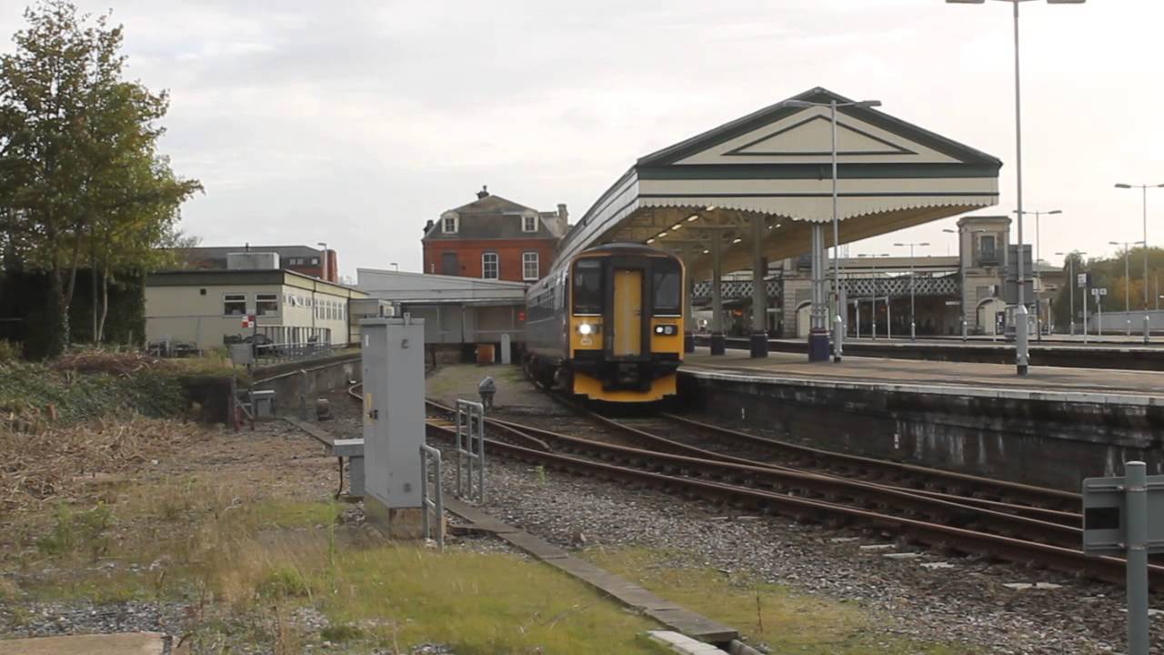 FGW Class 153 departing Exeter St Davids with 2 tone - YouTube