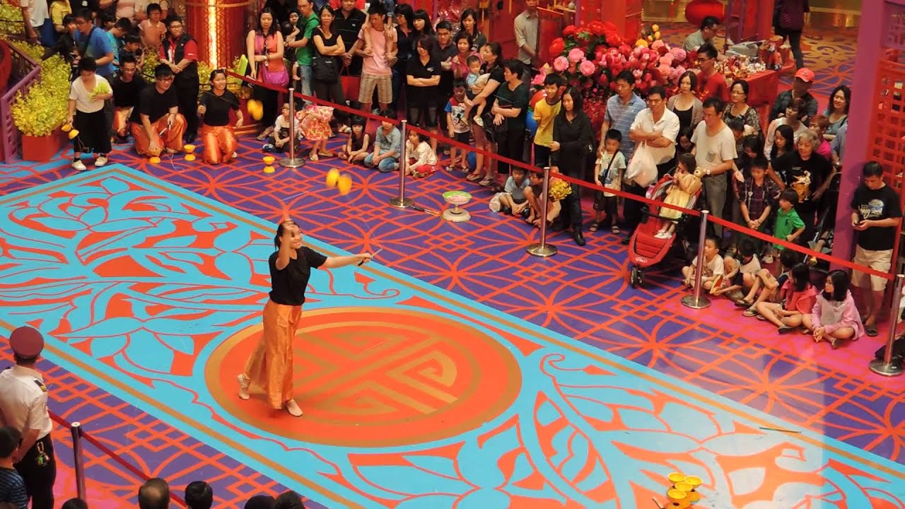 Diabolo Performance @ 1 Utama (Jan 17, 2014) - YouTube