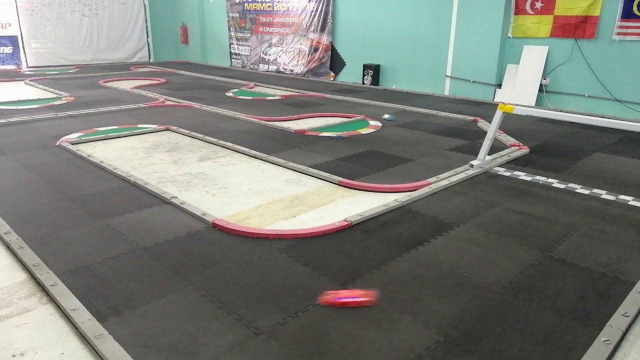 1:28 Dog fight (GL Racing GLA V1, Atomic BZ and Atomic AMZ) - YouTube