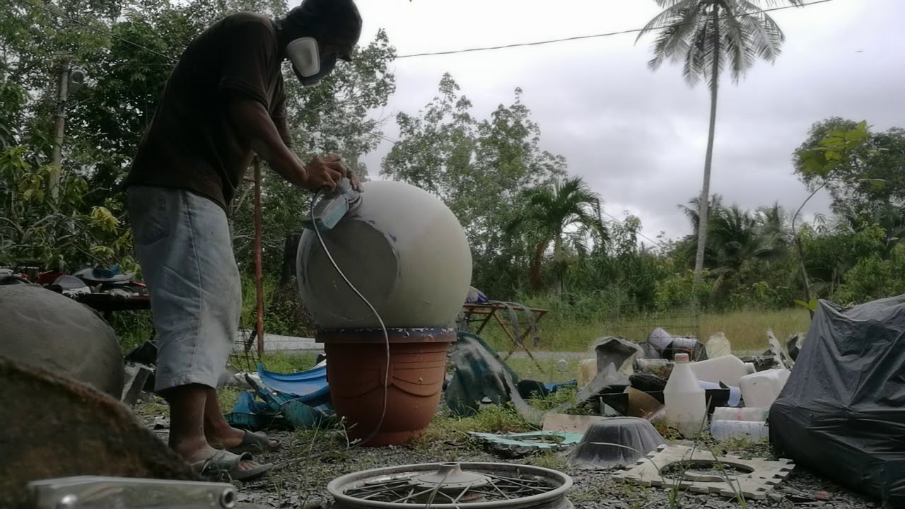 Fiberglass making.. stool chair ball.. #KBD - YouTube