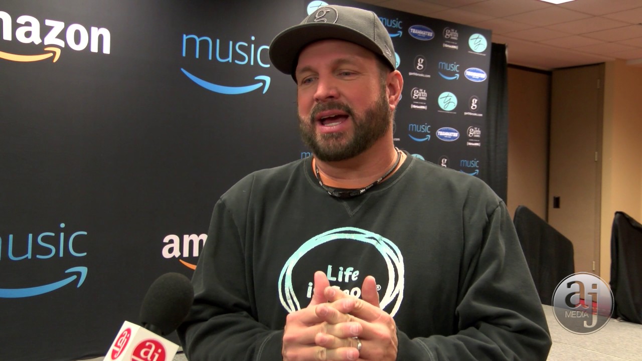 47 and counting: Super fan adds chapter to 'Garth Bible' with Lubbock ...