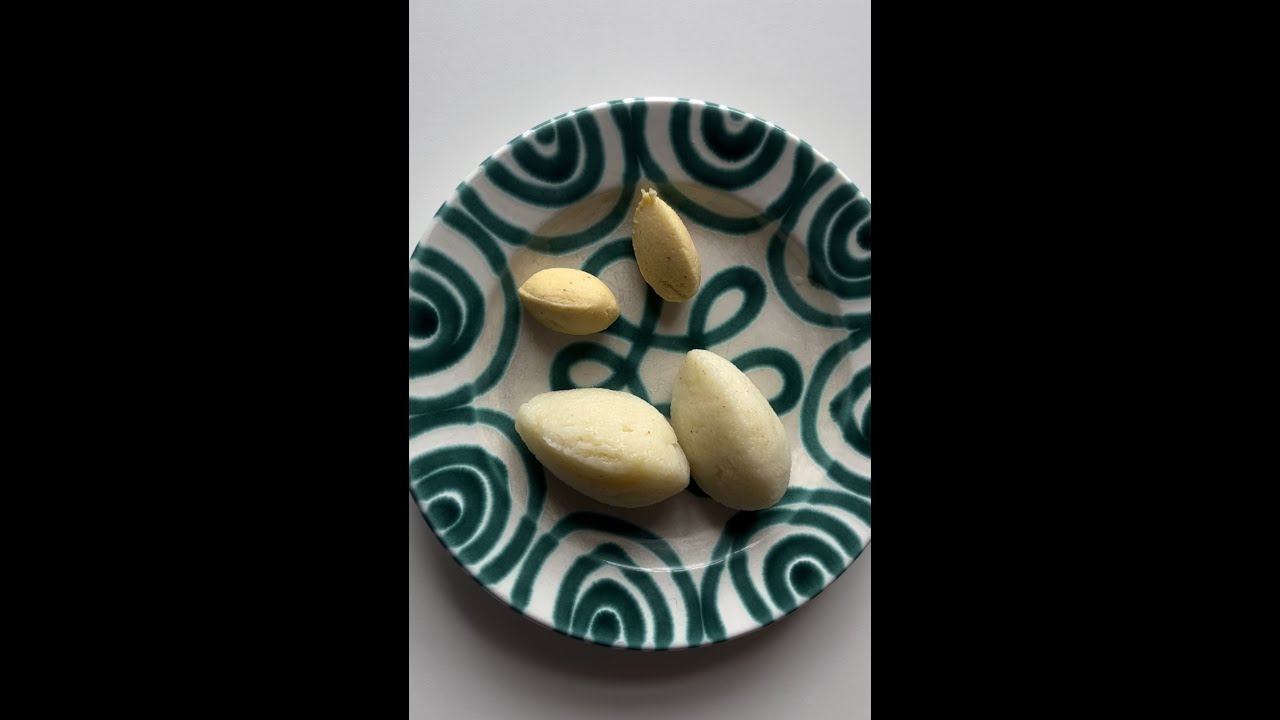 semolina dumplings (Grieß nockerl) - YouTube