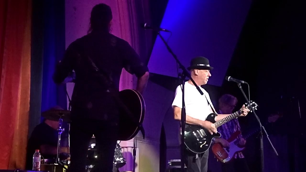 Russell Morris & band : Sitting Pretty (live 2019) - YouTube