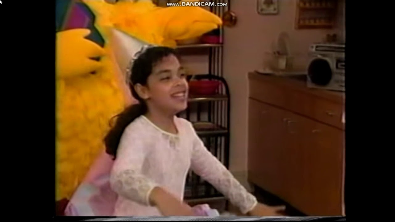 Big Bird and Gabi dance to I'm Fine A Musician from Sesame Street - YouTube