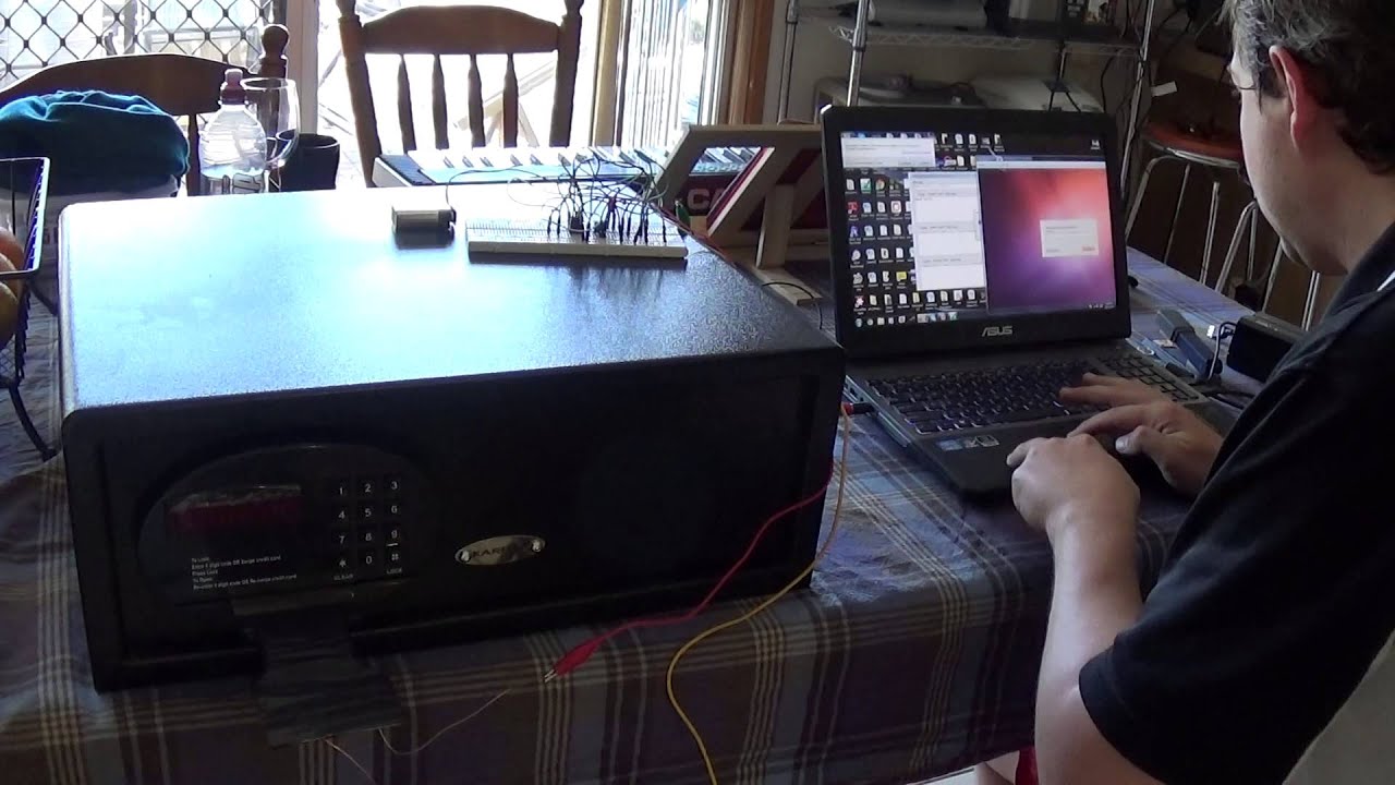 Unlocking a Hotel Safe Using a Magnetic Stripe Emulator - YouTube