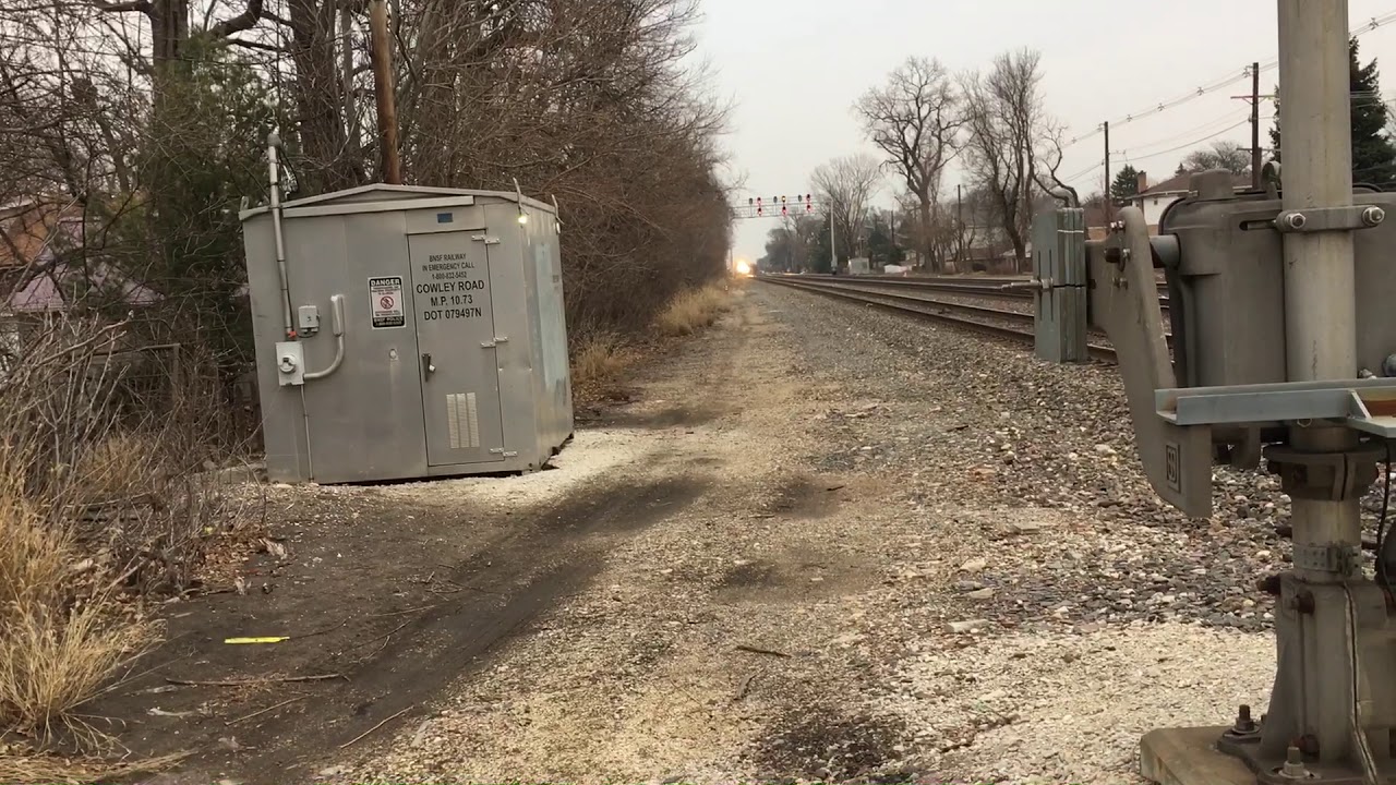 Outbound Metra 181 Express Passing Riverside IL - YouTube