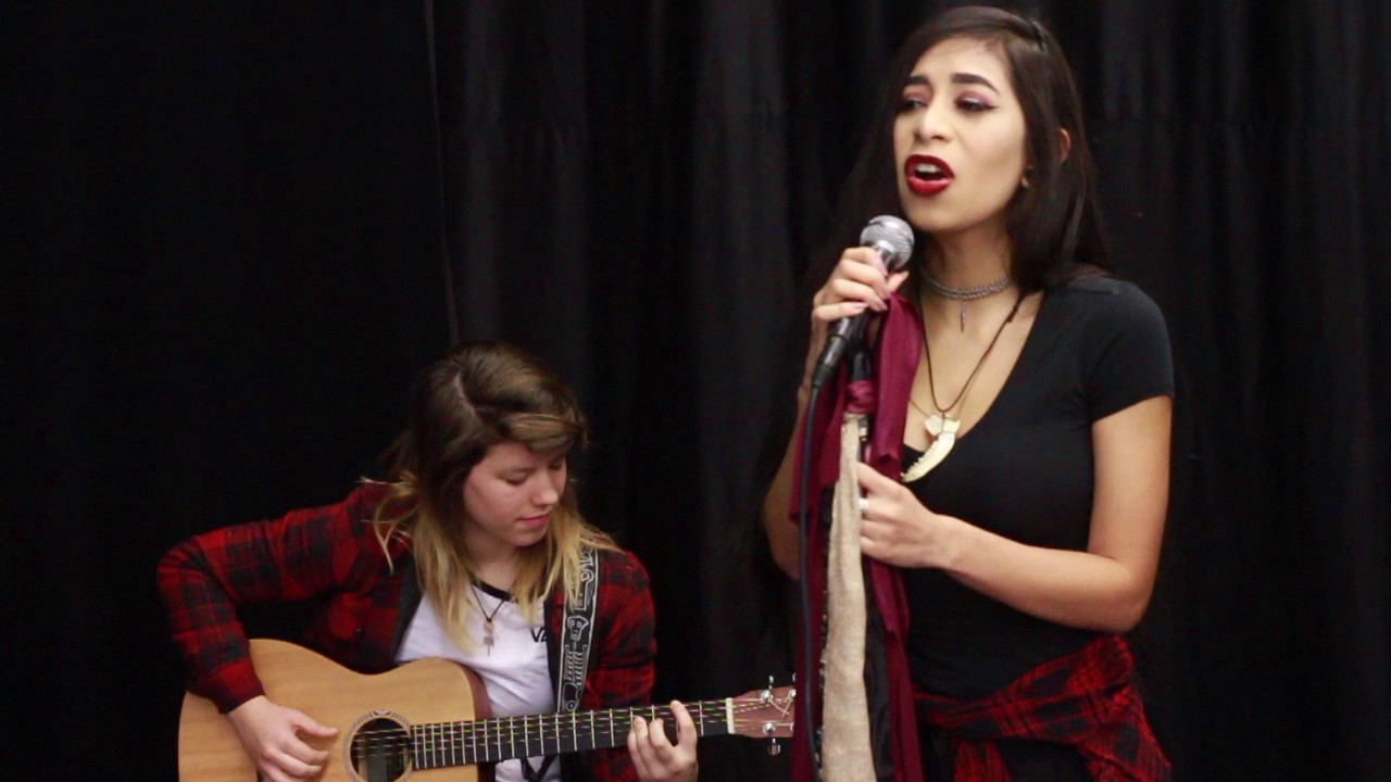 Chloe' Garza - Lego House (Ed Sheeran Cover) - YouTube