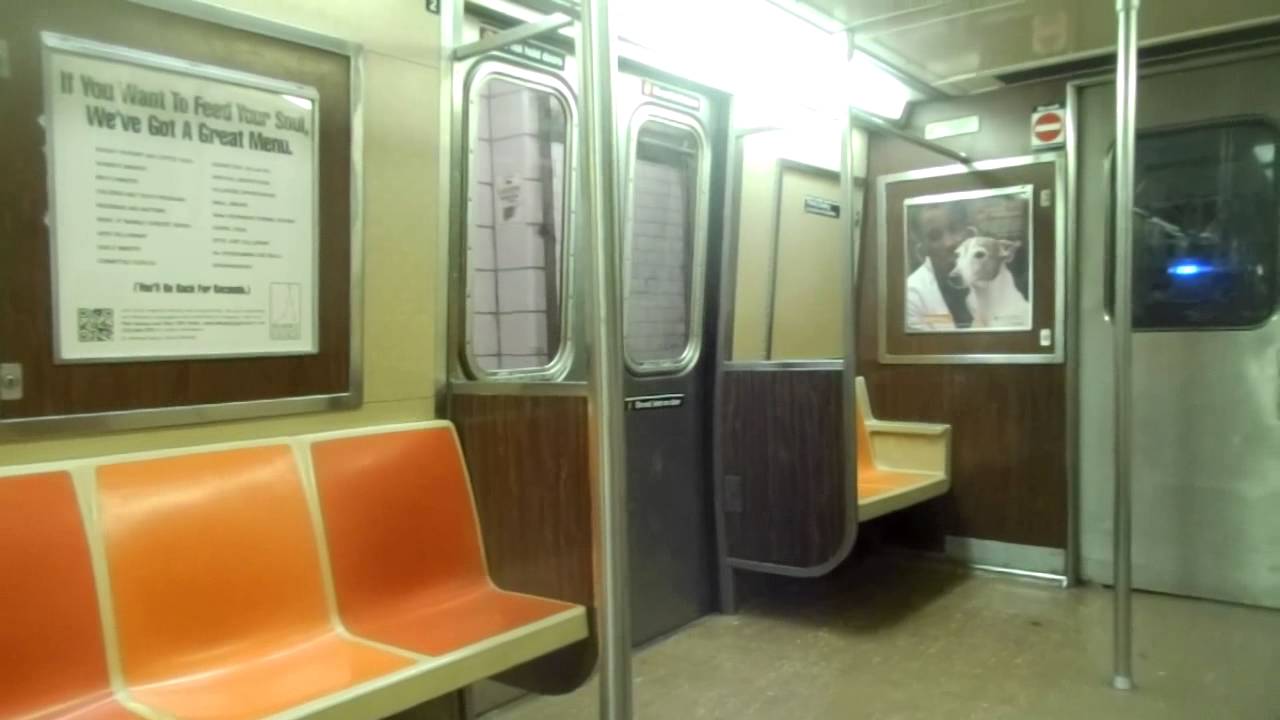 MTA R46 5610's extremly low pitched door chime with LCD programming "4 ...