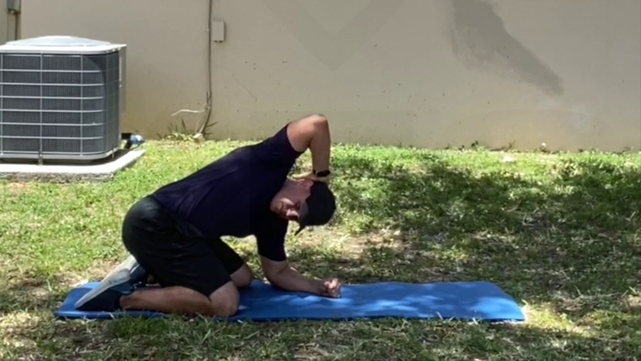 Middle Back Mobility Hand Behind Head - YouTube