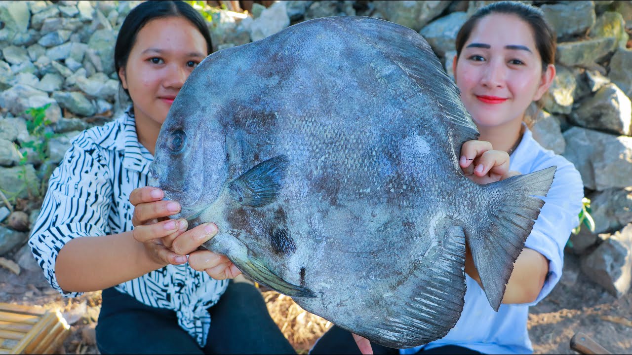 Amazing cooking elephant ear ocean fish crispy frying that you will ...