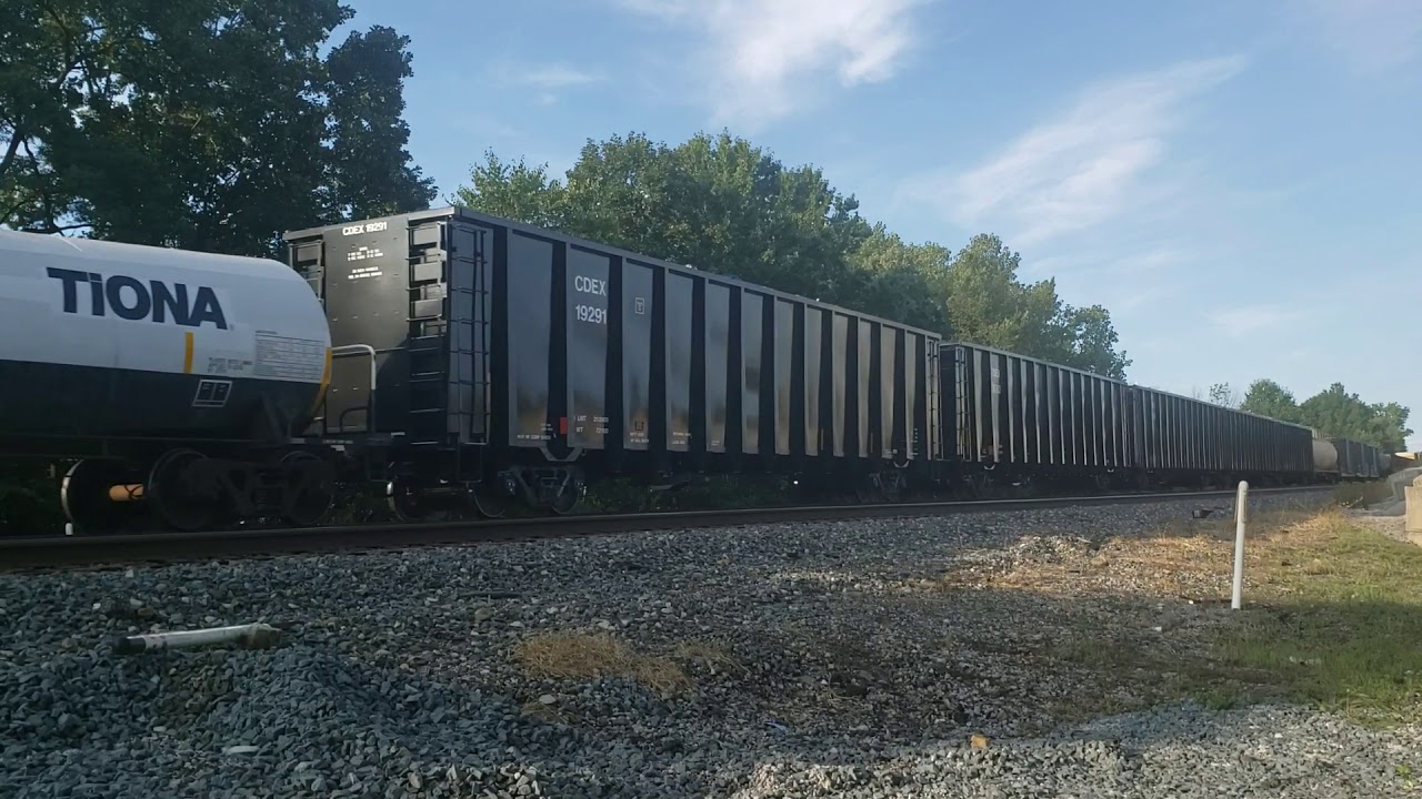 Unexpected catch! CSXT 5381 leading mixed manifest. - YouTube