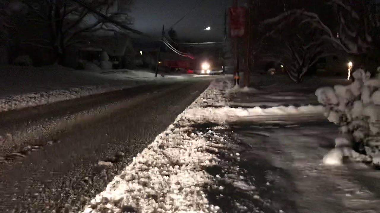 Delmont VFD Engine 30-1 Responding - YouTube