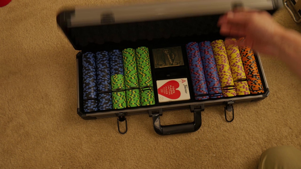 Versa Games 500pc Deluxe Case for Poker Chips - YouTube