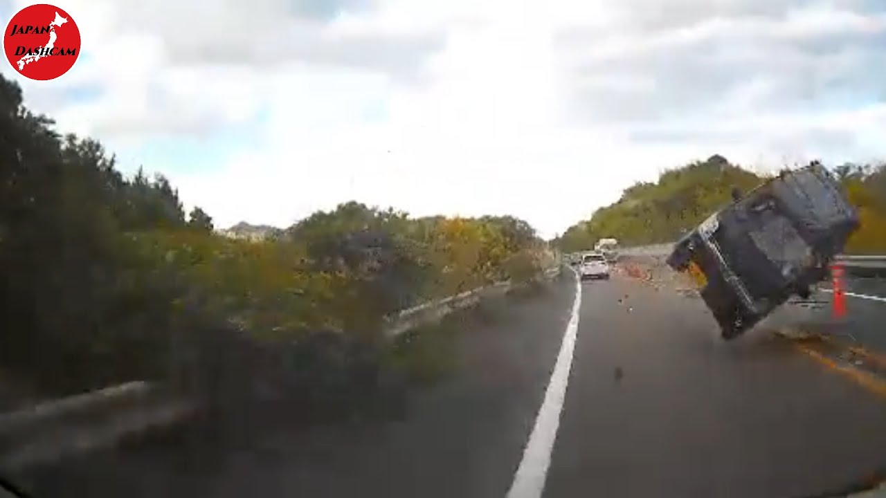 Japan Car Crash Compilation - Fear of accidents & Bad Drivers & Driving ...