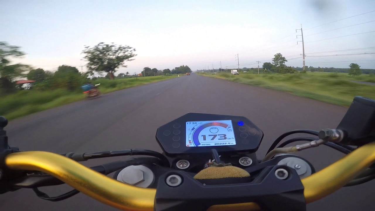 Test Benelli TNT302S - YouTube