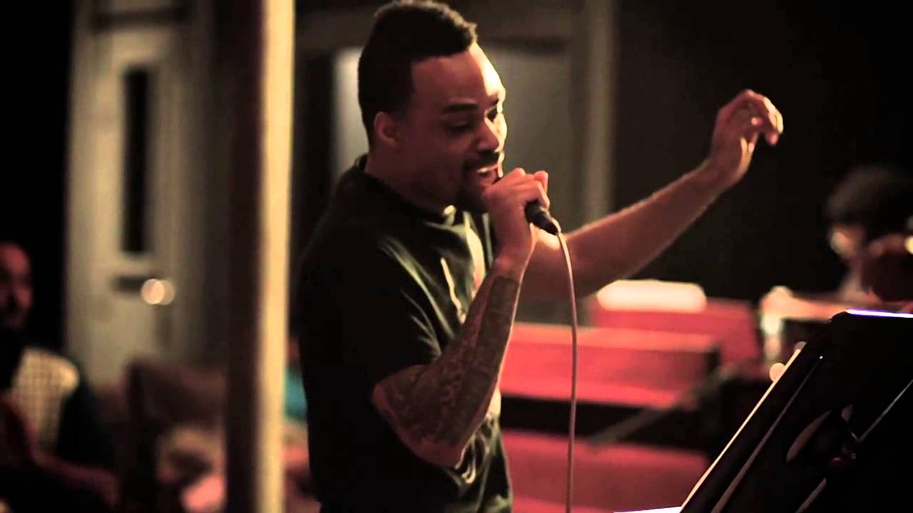 Bilal - Is This Love - YouTube